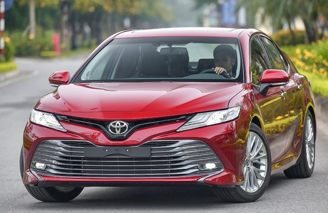 Giá lăn bánh xe Camry 2020 và thông số kỹ thuật chi tiết