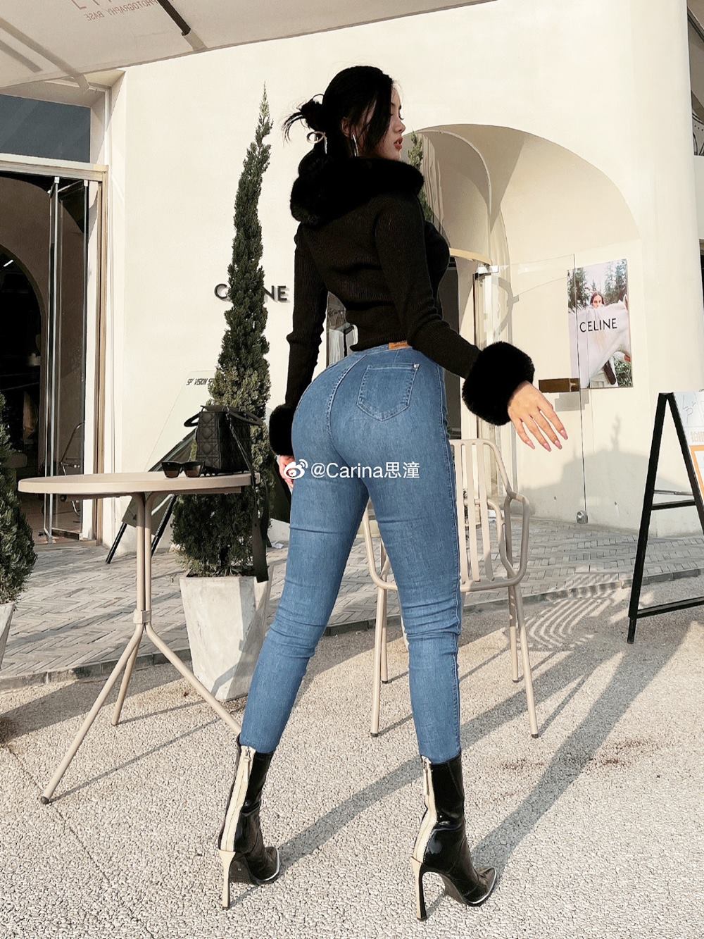 Squat: Động tác "thần thánh" giúp nàng hot gymer có được vòng 3 đẹp