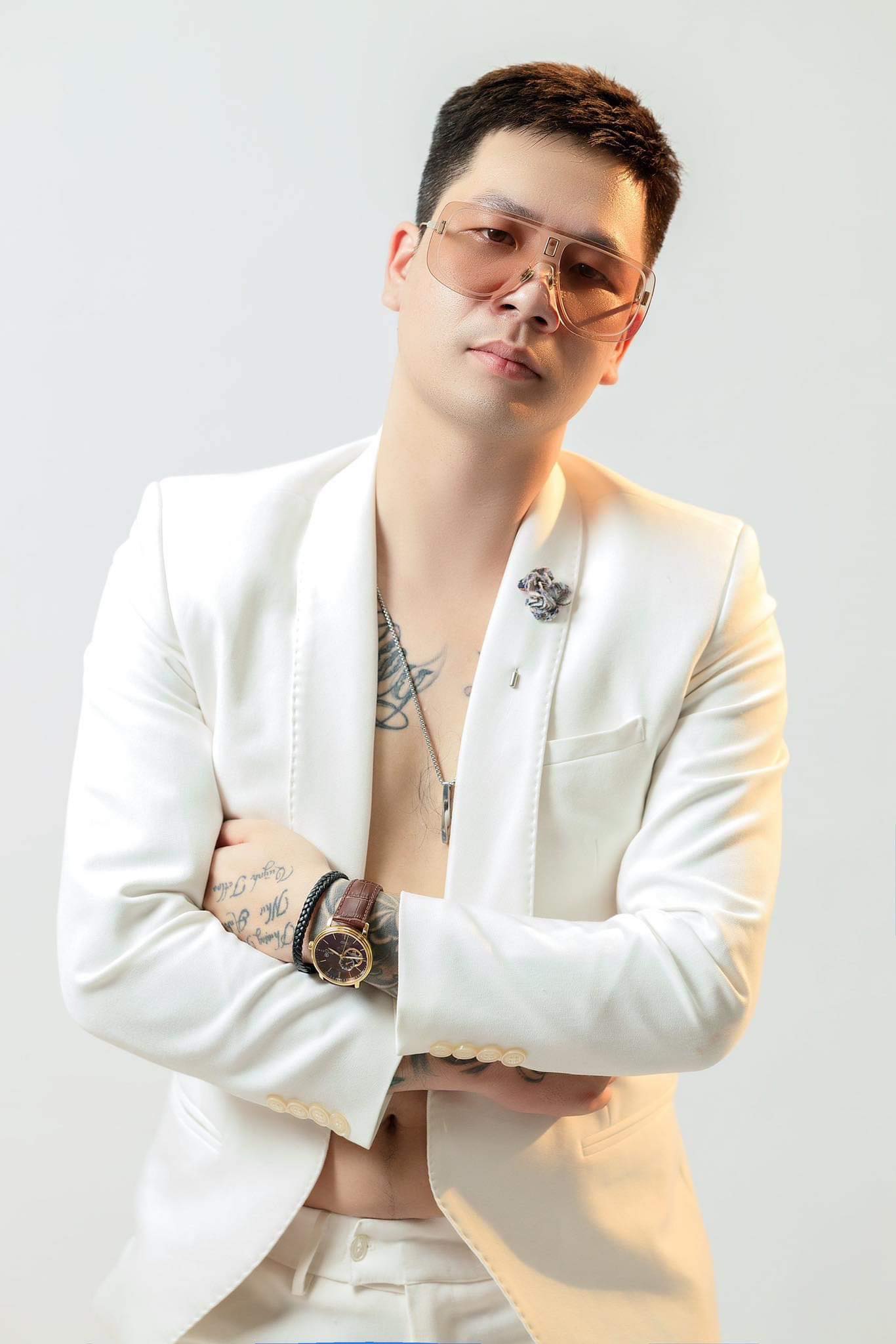 Nam DJ 9X vươn lên từ nghèo khó, quyết định táo bạo khi vào Nam