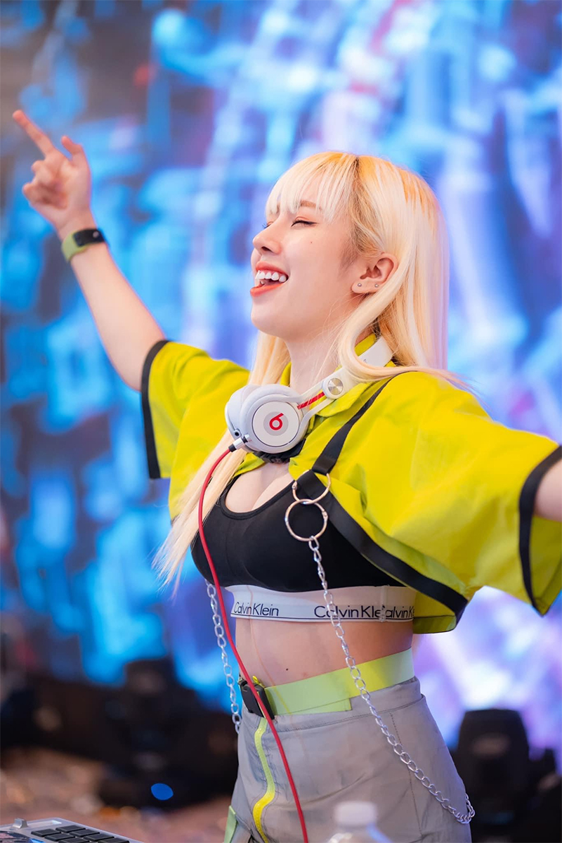 DJ Hyena chia sẻ đam mê với nghề DJ