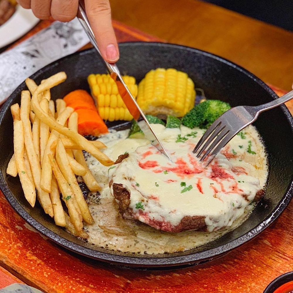 Nhà hàng Cow Express – Sự độc đáo trong cách chế biến bít tết bò Mỹ