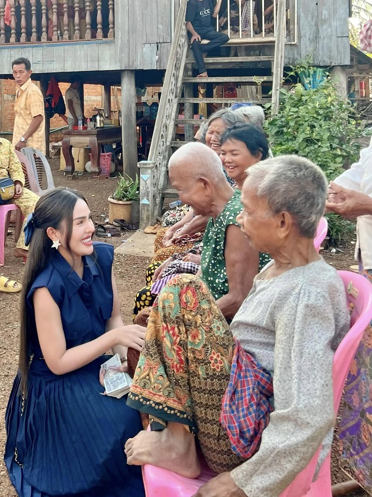 Bất ngờ cuộc sống của người đẹp Campuchia từng bị cấm diễn