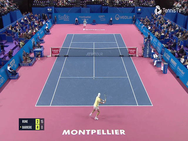 Nhà vô địch Fritz bị loại, bạn gái "nhòm" tay vợt nam thay áo ở Indian ...