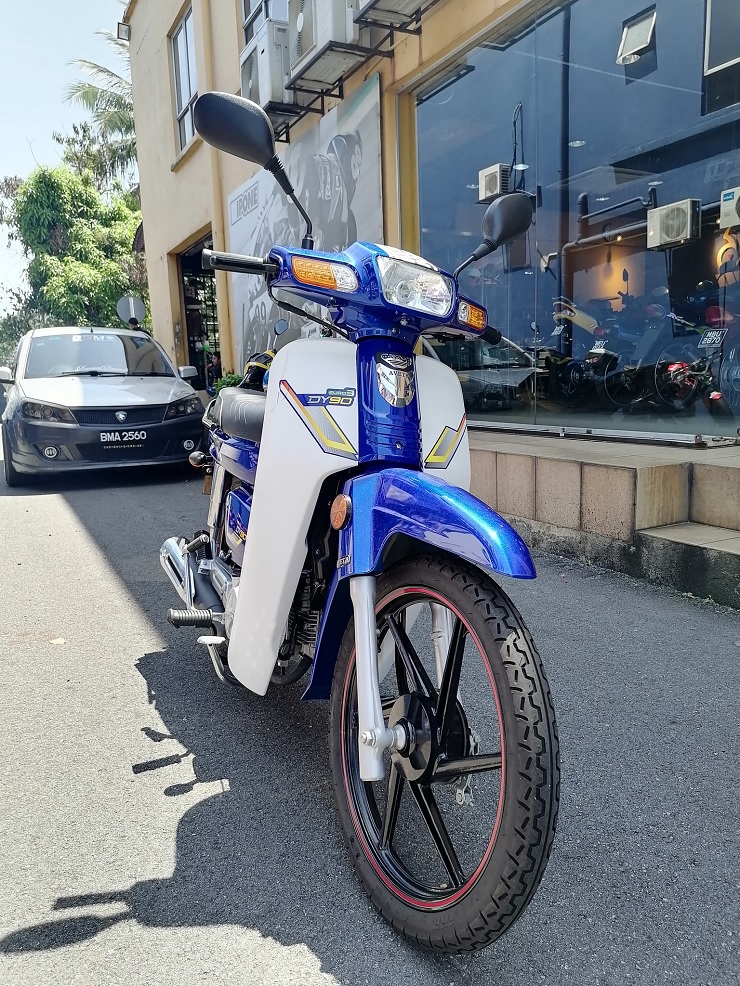 Aveta DY90 - bản sao Honda Dream, giá chỉ 11 triệu đồng