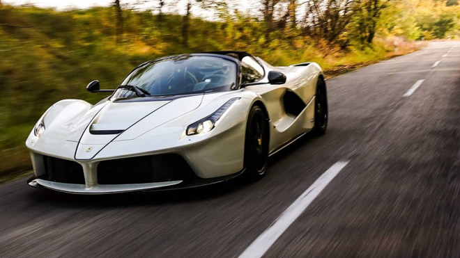 Siêu xe Ferrari LaFerrai Aperta được Lewis Hamilton sở hữu