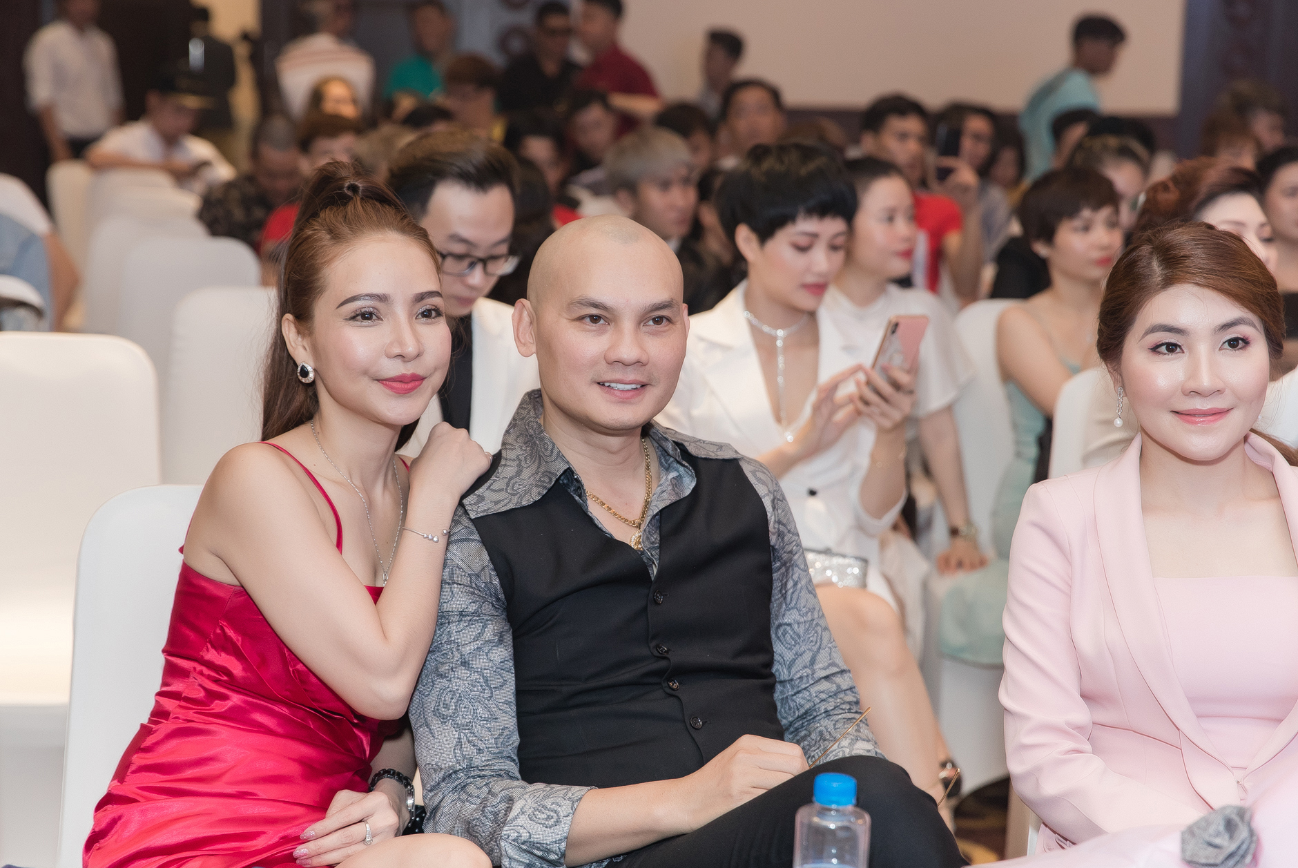 NSƯT Kim Tiểu Long bức xúc công khai chân dung vợ xinh đẹp tại Mỹ vì ...