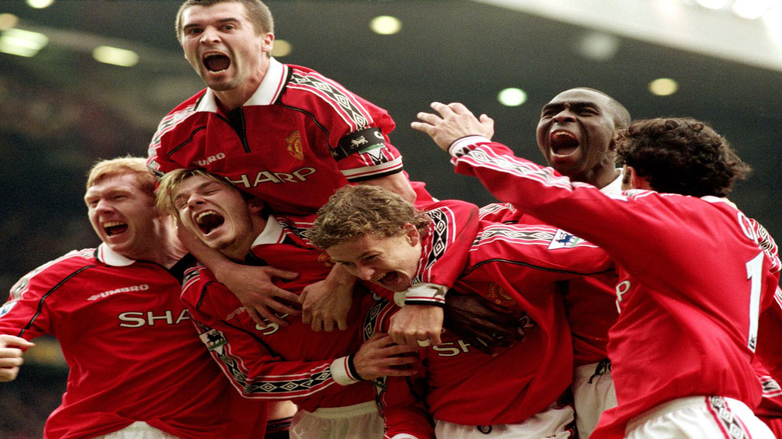 Huyền thoại MU Eric Cantona: "Đấng tối cao” uy quyền & những di sản màu ...