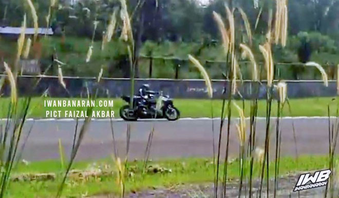 Kawasaki Ninja 25-R SE lộ ảnh thử nghiệm tại trường đua Indonesia