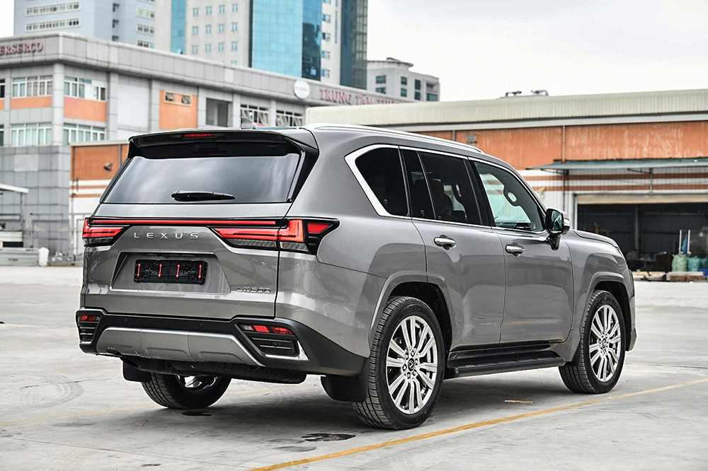 Chi tiết mẫu xe Lexus LX 600 Ultra Luxury vừa cập cảng Việt Nam