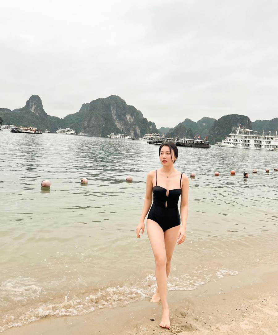 Cô gái khờ phim "Mẹ Rơm": Ngoài đời đẹp mong manh, dáng xinh cuốn hút