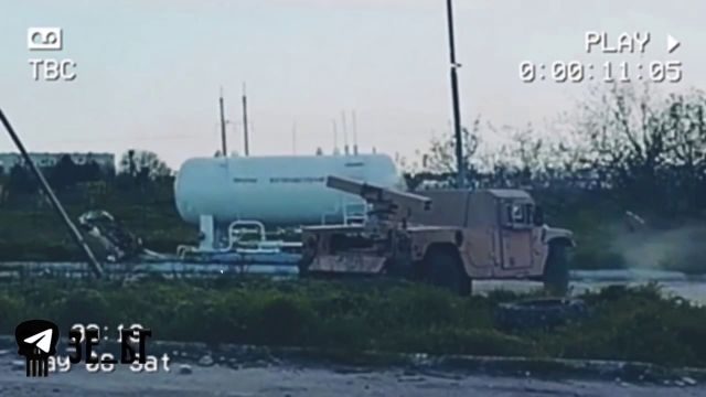 Ảnh hiếm hé lộ Ukraine phóng rocket Hydra do Mỹ cung cấp từ xe bọc thép ...