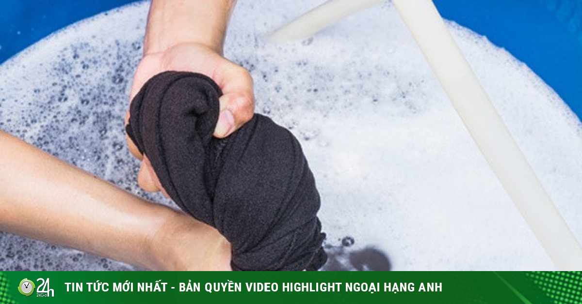 Giặt đồ lót cho chồng thấy dấu vết lạ trăng trắng, vợ phát giác bí mật ...