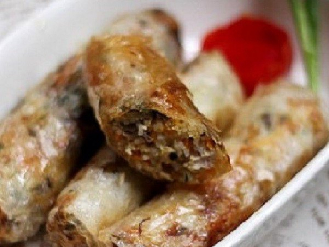 Rán nem thêm vài lát loại củ này, nem rán giòn rụm, dầu không cặn đen