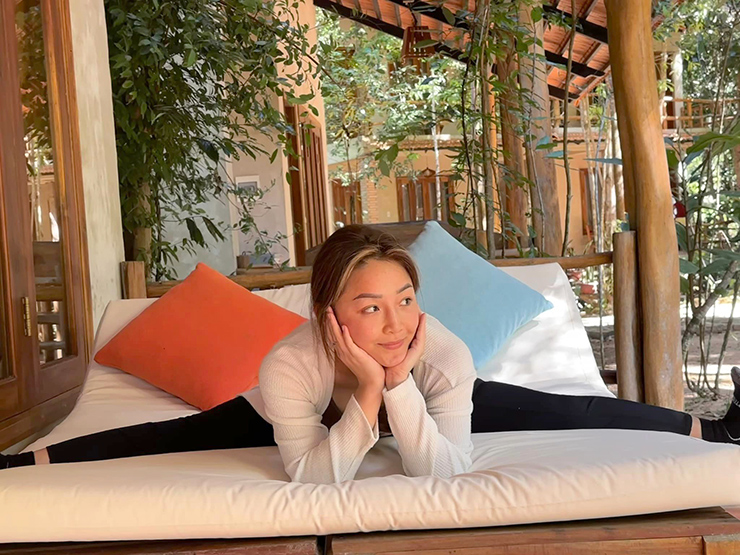 Cô giáo Yoga xinh đẹp Kim Kapie vòng ba 96 cm, vừa mê vừa sợ chạy bộ