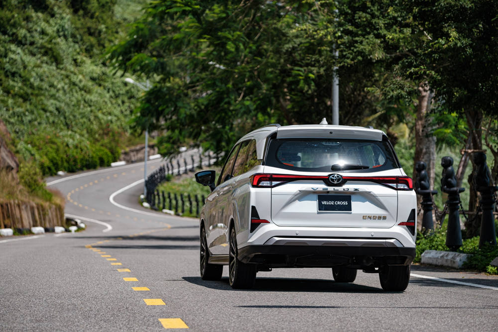 Toyota Veloz – chiếc MPV thực dụng gắn kết gia đình trẻ