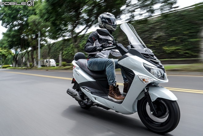 SYM RV180 2018: Sang trọng hơn, bổ sung thêm nâng cấp an toàn