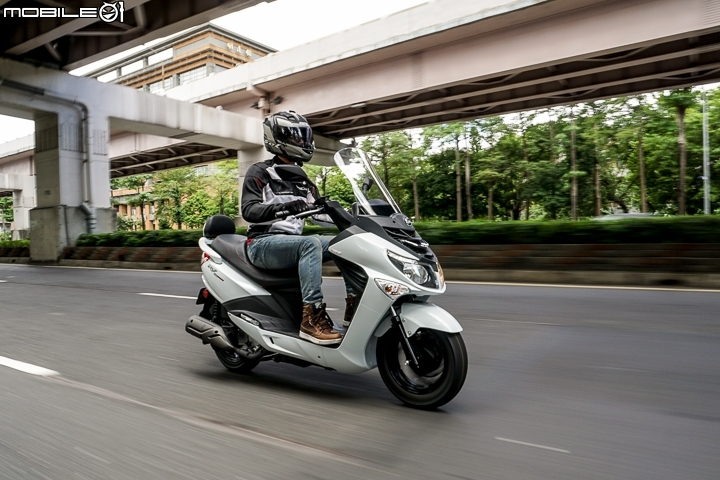 SYM RV180 2018: Sang trọng hơn, bổ sung thêm nâng cấp an toàn