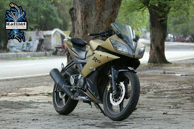 Yamaha YZF-R15 Version 2.0 "đẹp xuất sắc" trong màu đen vàng mờ