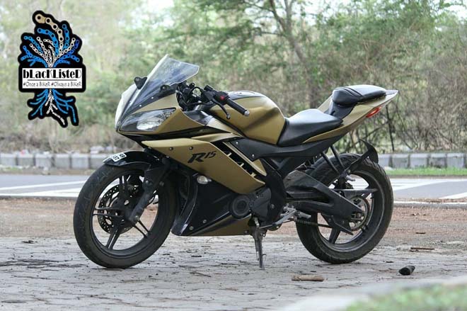 Yamaha YZF-R15 Version 2.0 "đẹp xuất sắc" trong màu đen vàng mờ