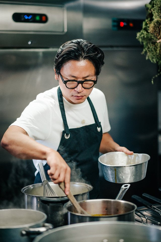 Mê mẩn 6 món ăn ngẫu hứng của đầu bếp nổi tiếng Luke Nguyễn