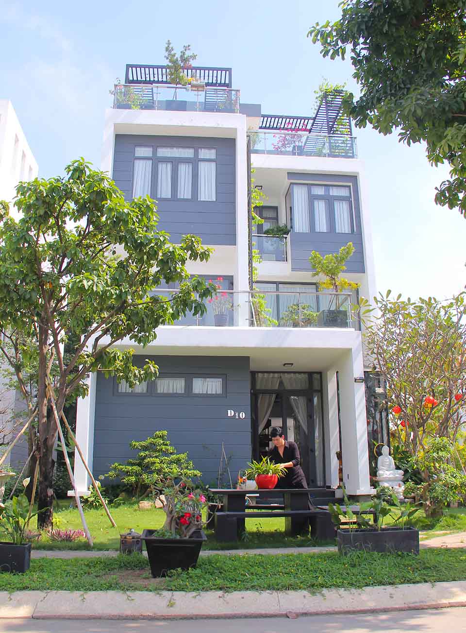 Ca sỹ Quách Thành Danh tốn gần 40 tỷ chữa bệnh cho con - Ngôi sao