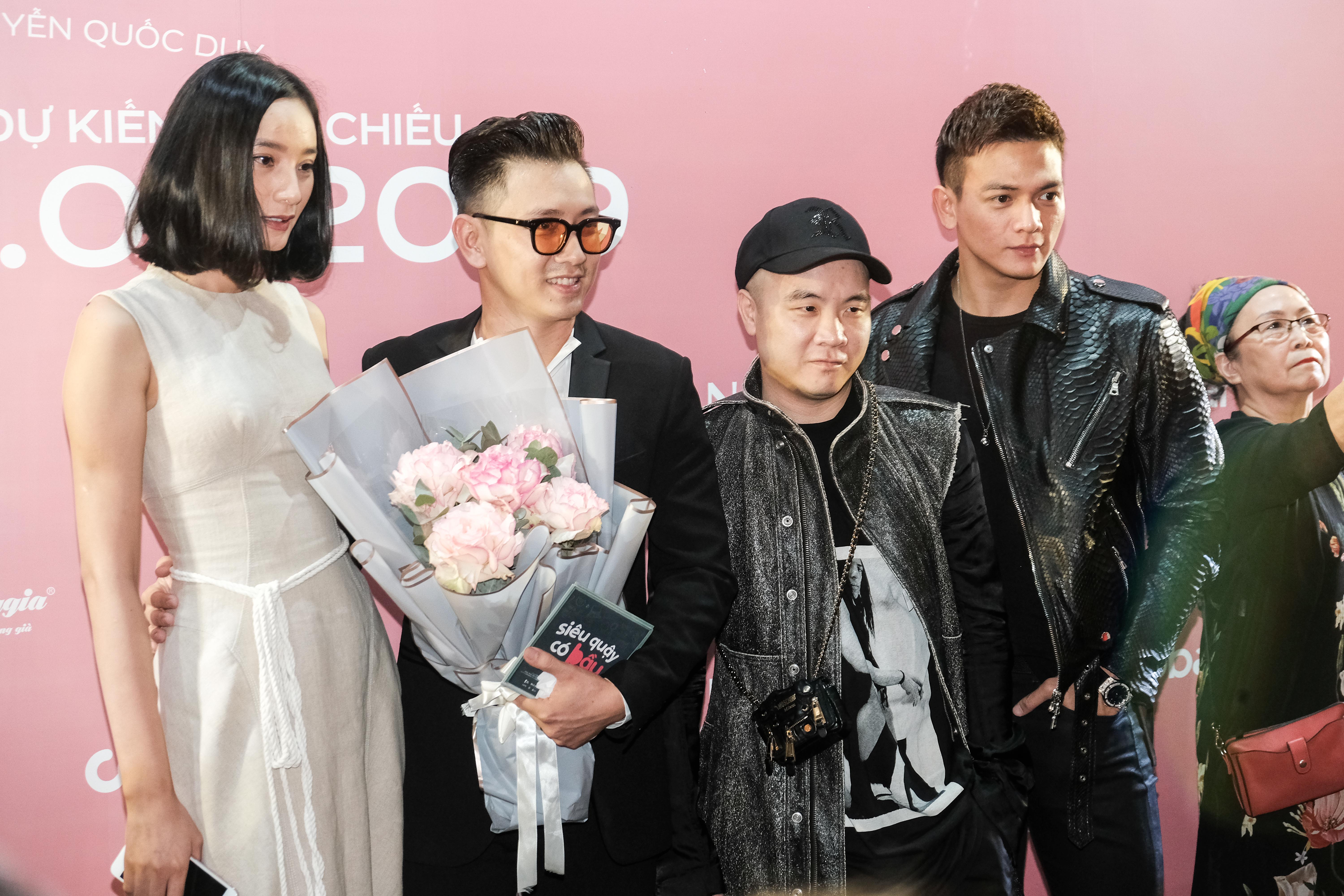 Siêu mẫu Lê Thúy xuất hiện bên chồng điển trai dự ra mắt phim "Siêu ...