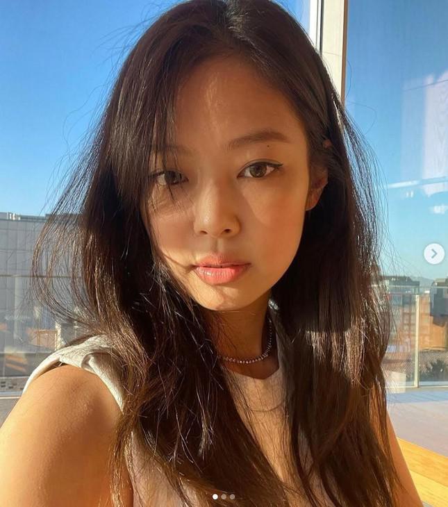 Thử nghiệm trang điểm nhợt nhạt kiểu Jennie, Jang Won Young có được ...