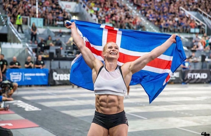 Mỹ nhân golf mặc váy gợi cảm "hút hồn" fan nam, nữ Gymer bụng 8 múi cực ...