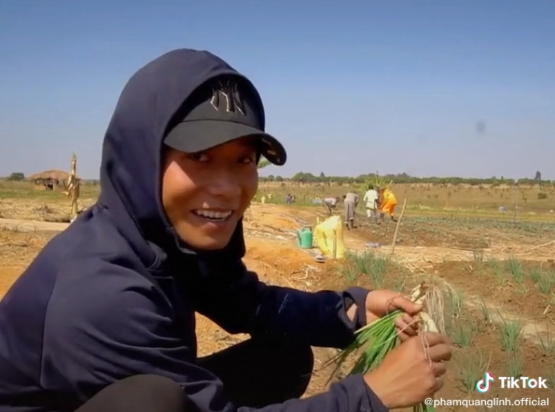 Quang Linh Vlog hé lộ cơ ngơi lớn hàng tỷ đồng, bất ngờ về lợi nhuận