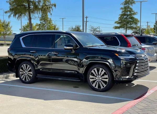 Bảng giá xe Lexus 570, giá lăn bánh mới nhất cuối tháng 8/2022