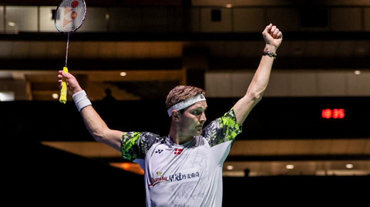 "Siêu nhân" 1m94 Axelsen vô địch cầu lông thế giới, kính nể Lin Dan