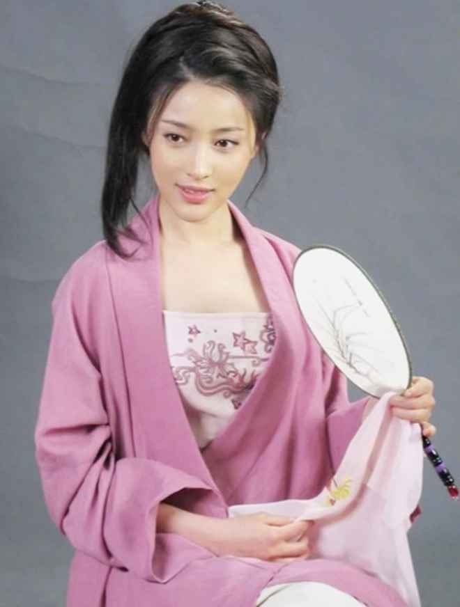 "Phan Kim Liên" đẹp nhất màn ảnh: Suýt huỷ hoại cuộc đời vì cảnh nóng trong "Tân thuỷ hử"