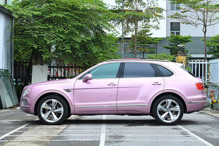 Hàng hiếm Bentley Bentayga màu Passion Pink tại Việt Nam được chào bán ...