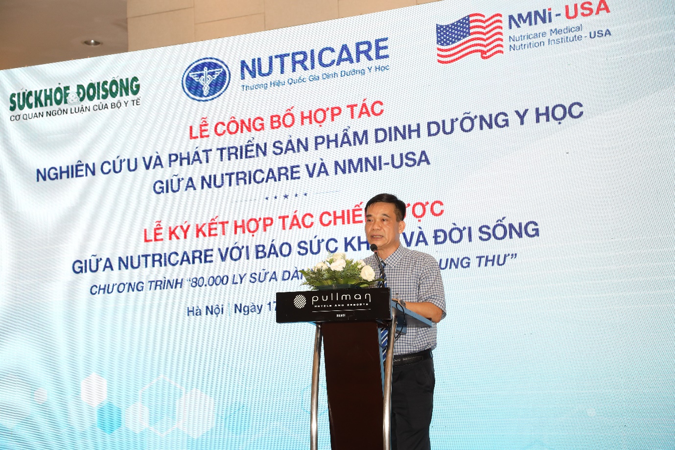 Nutricare và Báo Sức khỏe & Đời sống dành tặng 80.000 ly sữa đến bệnh nhi ung thư