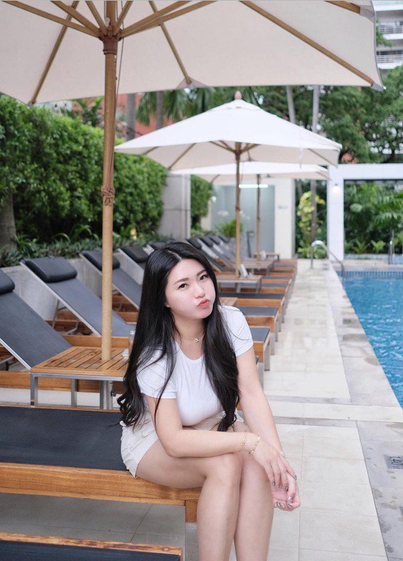 Hot girl làm trai trẻ tiếc hùi hụi vì là mẹ đơn thân