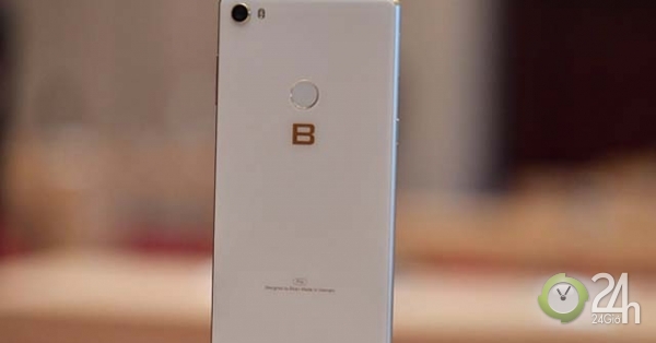 Bphone 3 Pro có đủ sức để "cân" các smartphone đình đám trên thị trường?