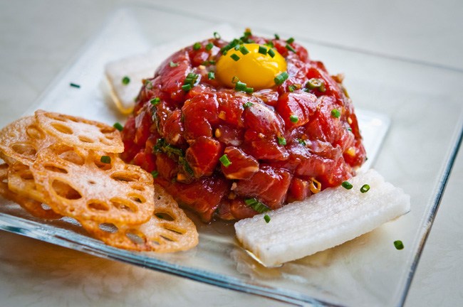 Những đặc sản từ thịt sống khiến thực khách sợ xanh mặt