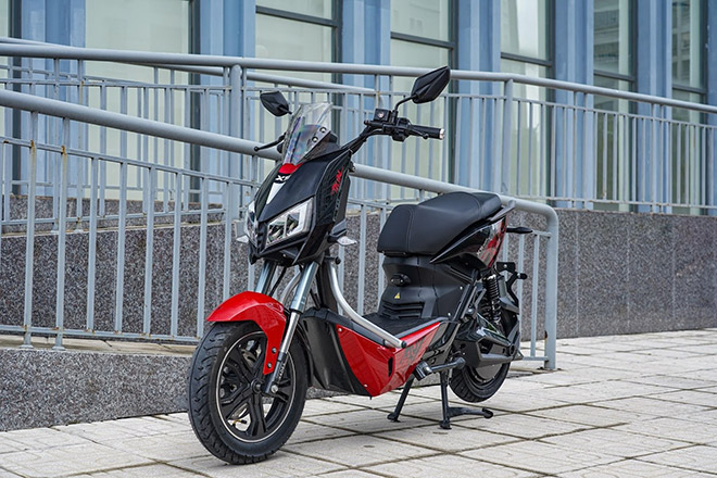 Yadea X5 - xe máy điện thể thao đường phố, cảm giác lái thú vị