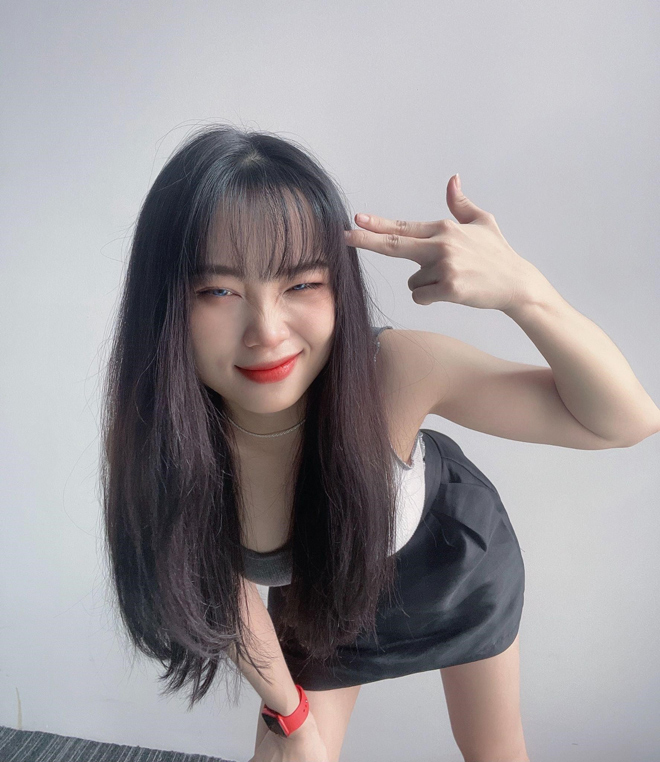 Ryy - nữ streamer xinh đẹp được nhiều bạn trẻ yêu mến