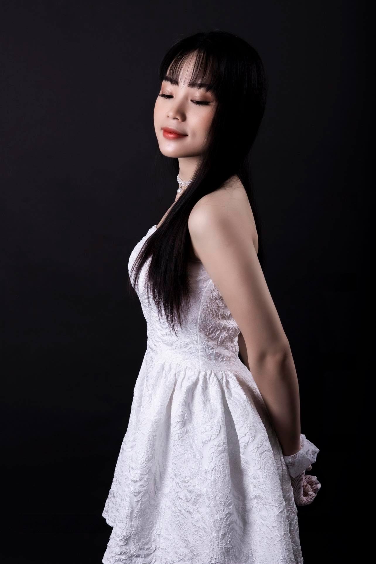 Ryy - nữ streamer xinh đẹp được nhiều bạn trẻ yêu mến