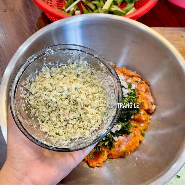 Dồi tiết luộc xưa rồi, làm dồi sụn và rán dồi sụn theo cách này đảm bảo ...