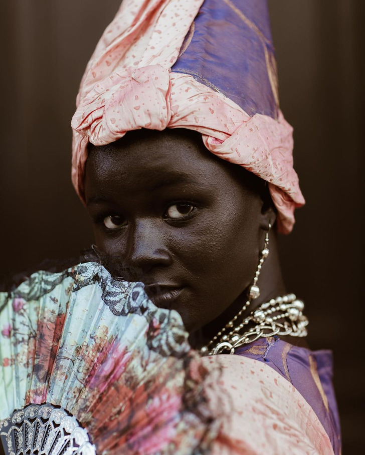 Vẻ đẹp phi thường của người mẫu da đen nhất thế giới