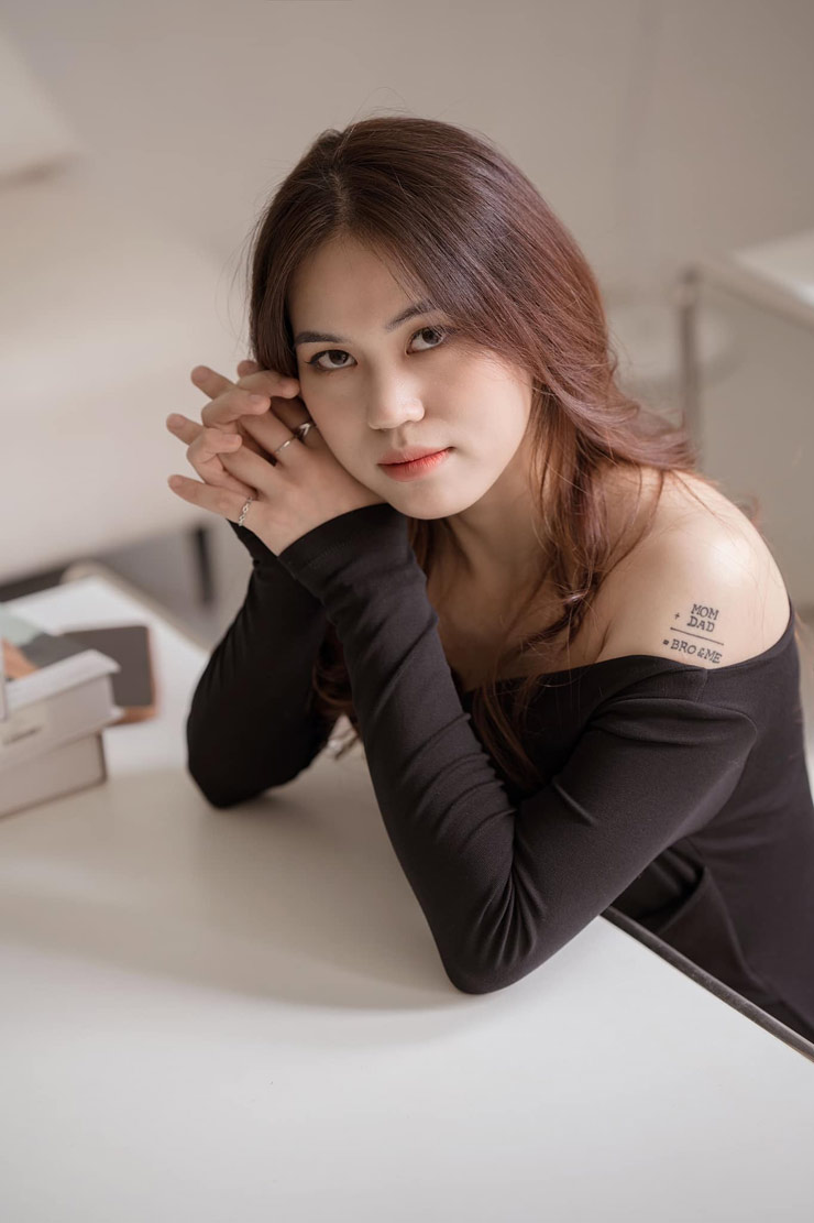 Hoa khôi bóng chuyền Kim Huệ hạnh phúc bên bạn trai bí ẩn, Phạm Yến rạng rỡ đón sinh nhật