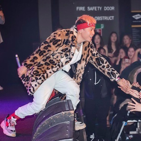 Rapper Binz: "Dùng đồ hiệu xa xỉ cũng chẳng nói lên bạn hơn được ai đâu"