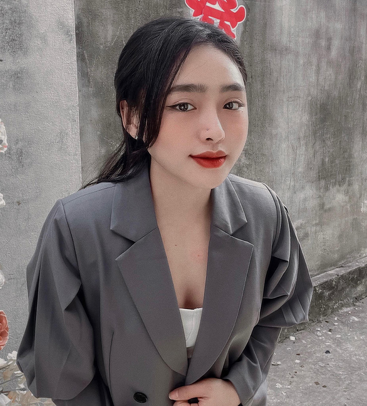 Hot girl Hồng Nhi vòng ba 94 cm, nén chấn thương giành 4 huy chương thể hình