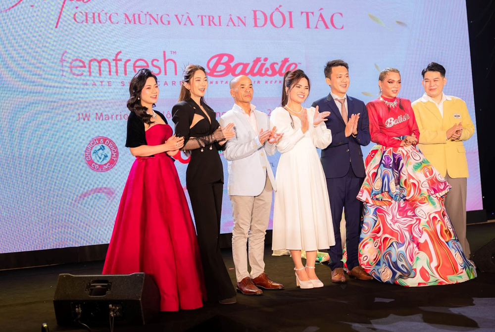 Mãn nhãn với đại tiệc tri ân đối tác thương hiệu Femfresh & Batiste