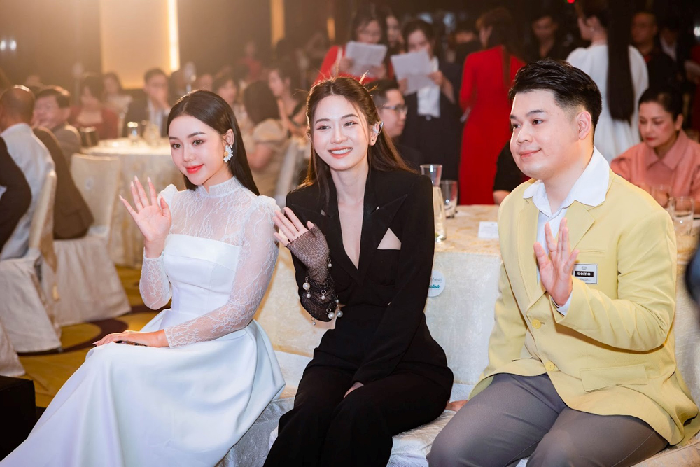 Mãn nhãn với đại tiệc tri ân đối tác thương hiệu Femfresh & Batiste