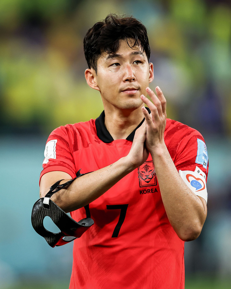 Son Heung Min được báo Anh khen hay nhất trận gặp Brazil, cúi đầu xin ...