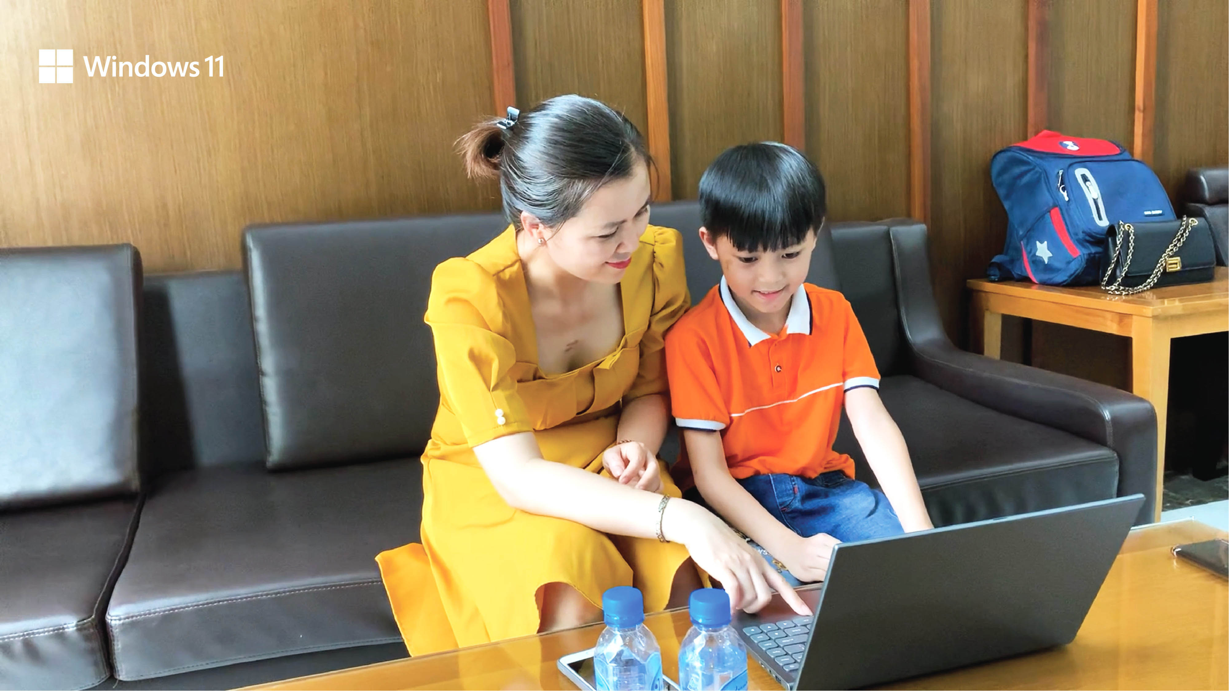 Đánh giá nhanh laptop học sinh "3 trong 1", giá chỉ từ 4,59 triệu đồng