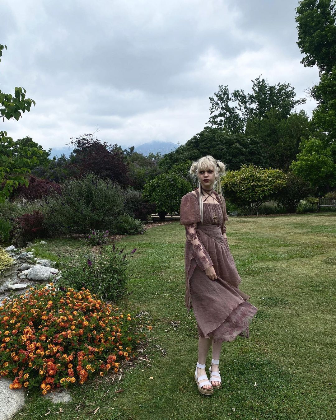 Người mẫu Hoa Kỳ cao gần 1m80 đẹp siêu tưởng khi hóa thân tiên nữ